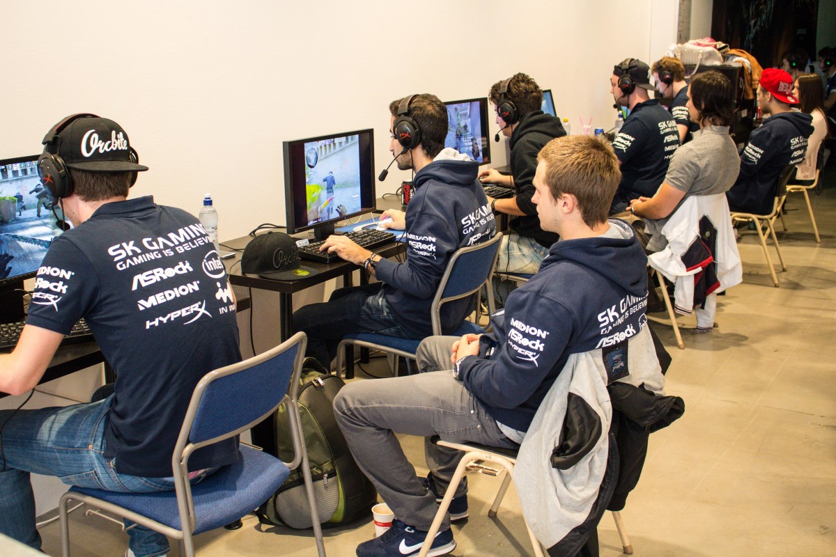 Steam Community :: Guide :: How CS:GO Pros Sit